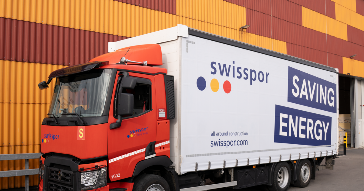 Bühne frei für die neuen LKW-Blachen - swisspor
